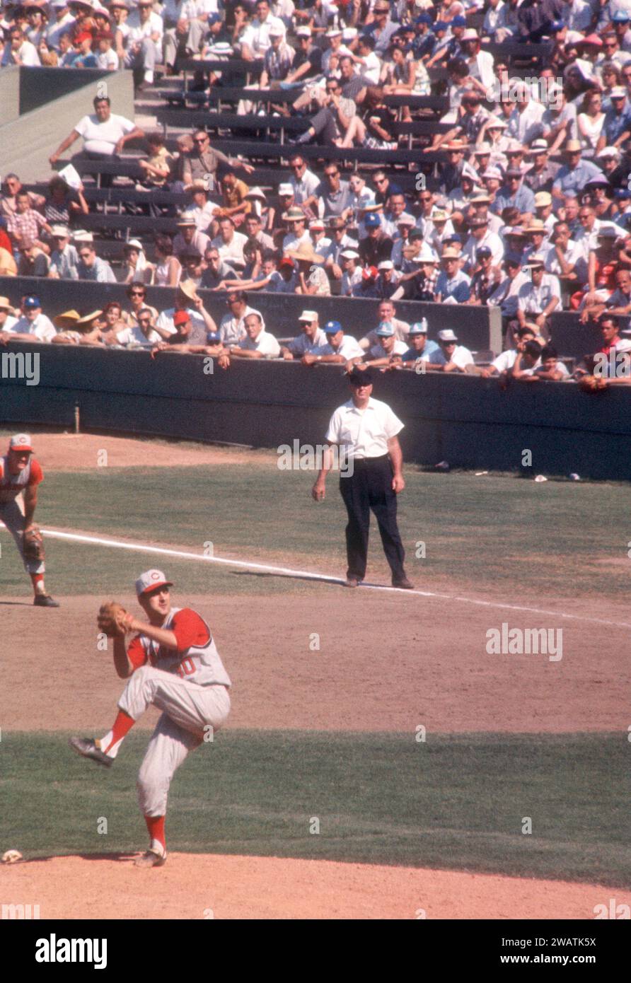 LOS ANGELES, CA - JULY 9: Pitcher Joey Jay #30 of the Cincinnati Reds ...