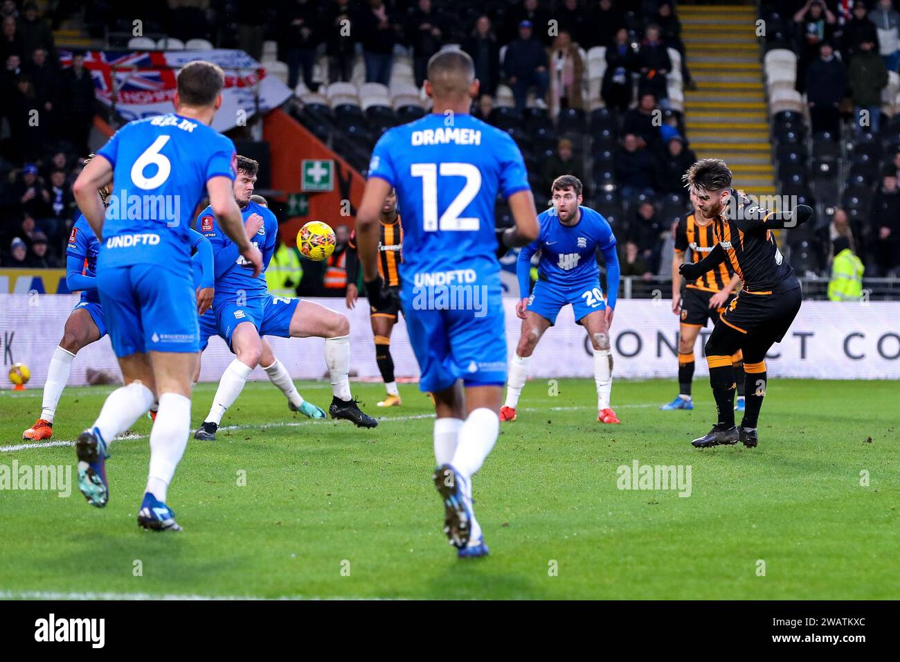 Aaron Connolly of Hull City shoots at goal during the Emirates FA Cup ...