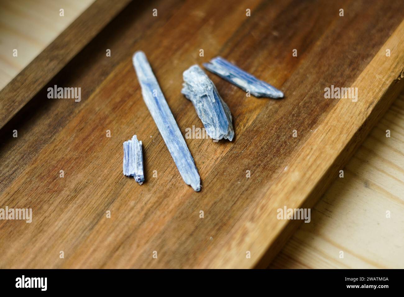 Rough cyanites hi-res stock photography and images - Alamy