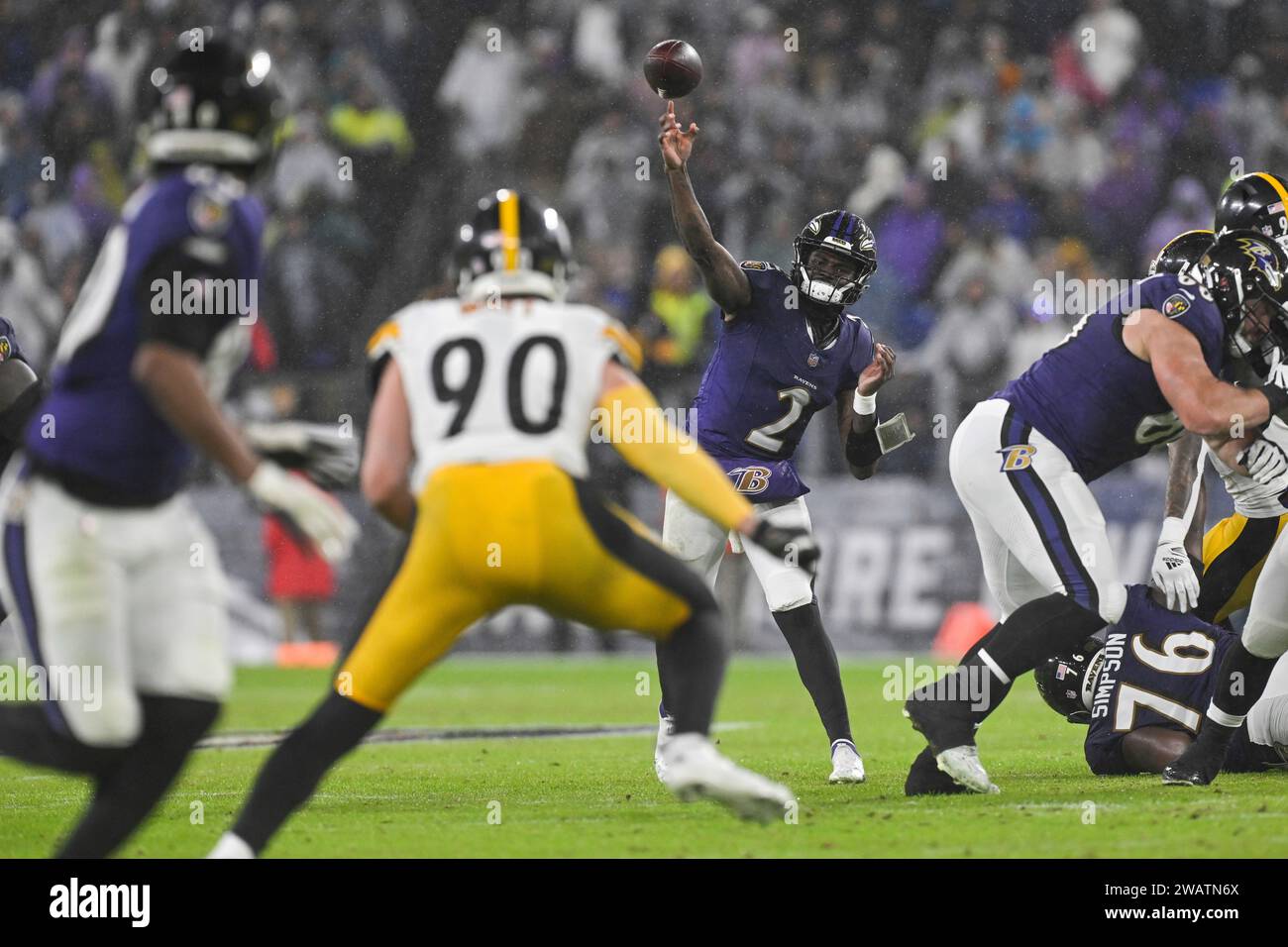Baltimore Ravens quarterback Tyler Huntley (2) throws a touchdown to ...