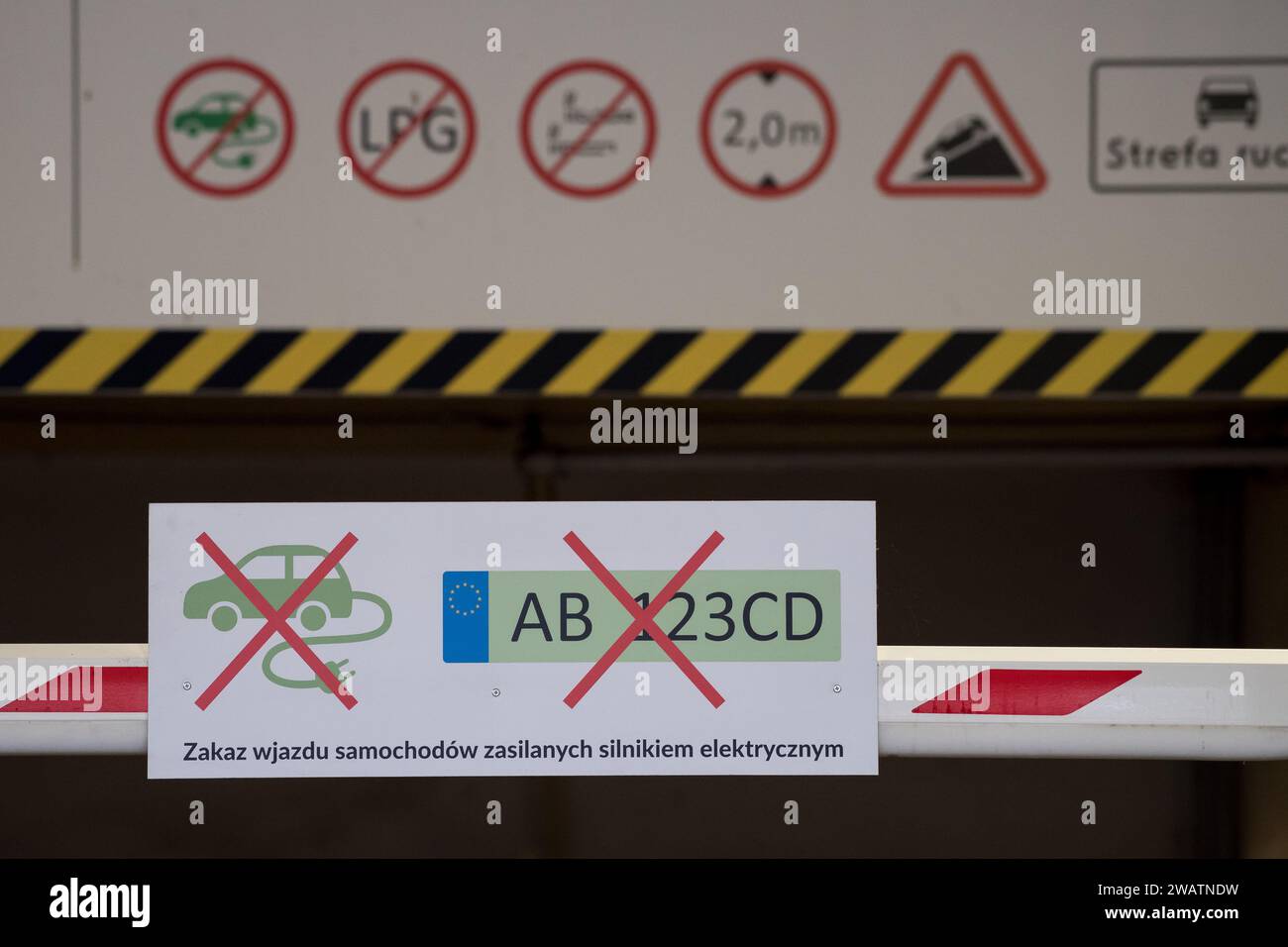 No ev sign hi-res stock photography and images - Alamy