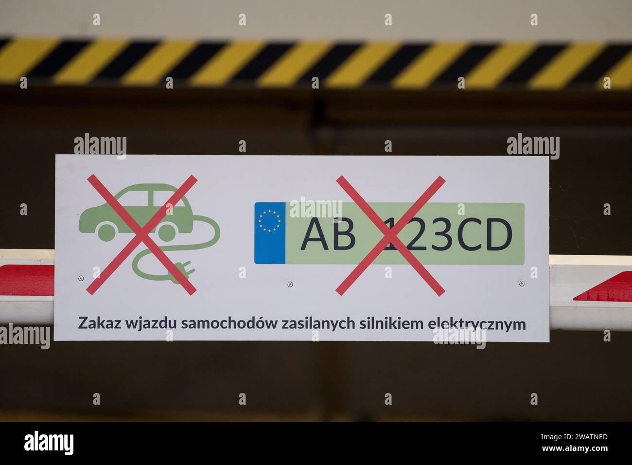 Ev sign hi-res stock photography and images - Alamy