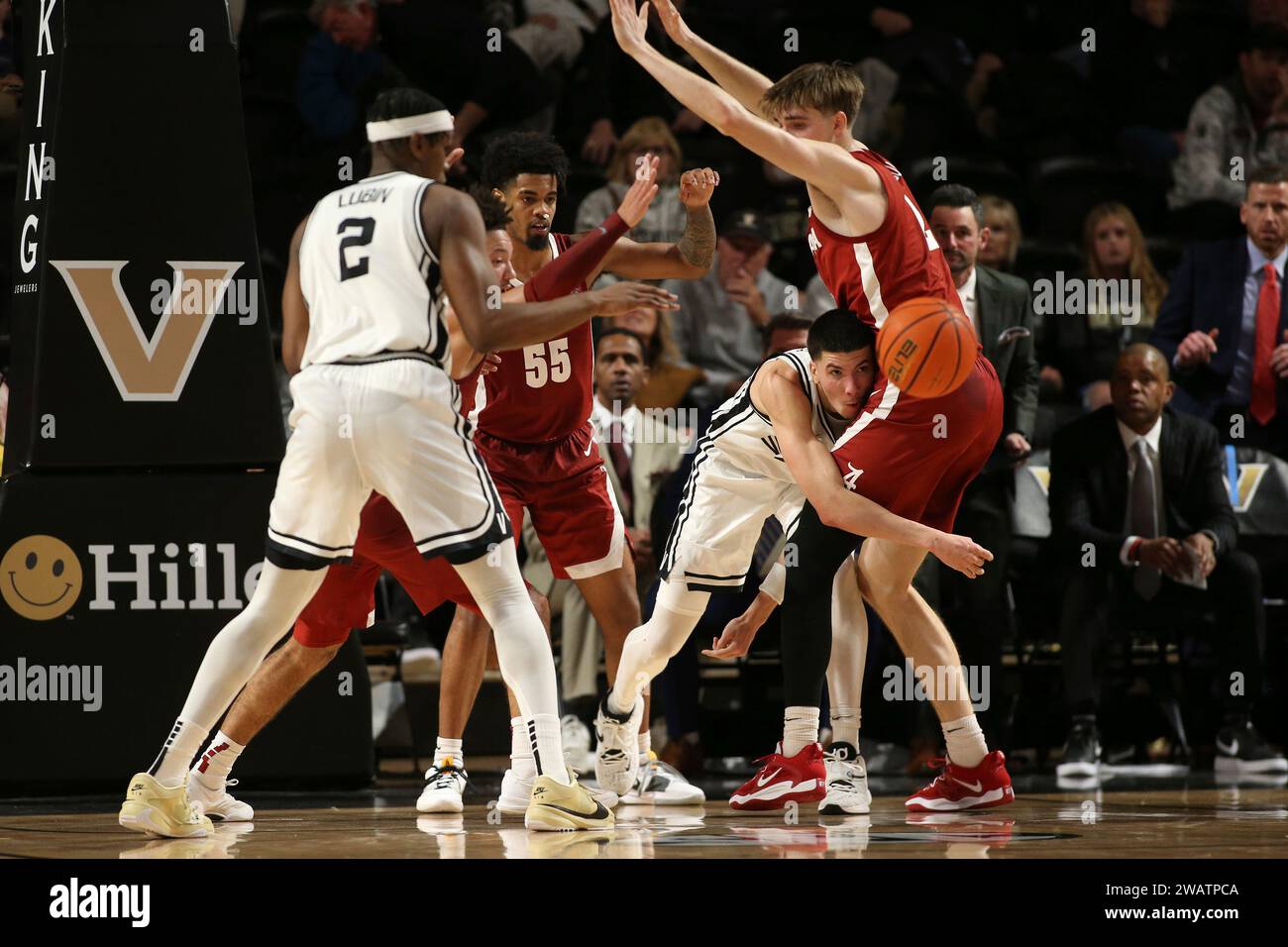 NASHVILLE, TN - JANUARY 06: Vanderbilt Commodores guard Jason Rivera ...