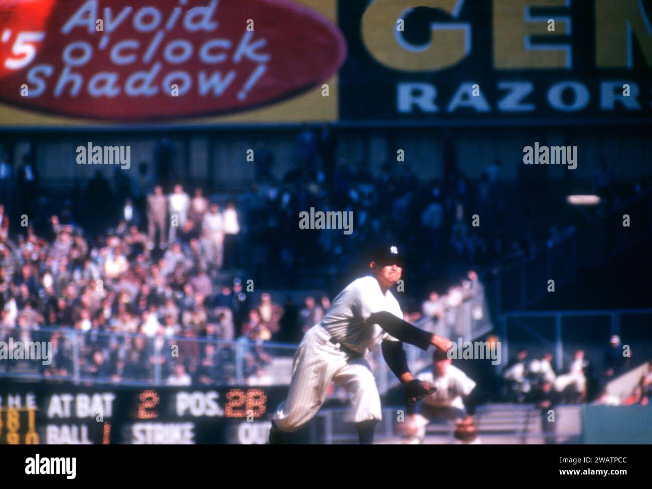 BRONX, NY - APRIL, 1953: Pitcher Allie Reynolds #22 of the New York ...