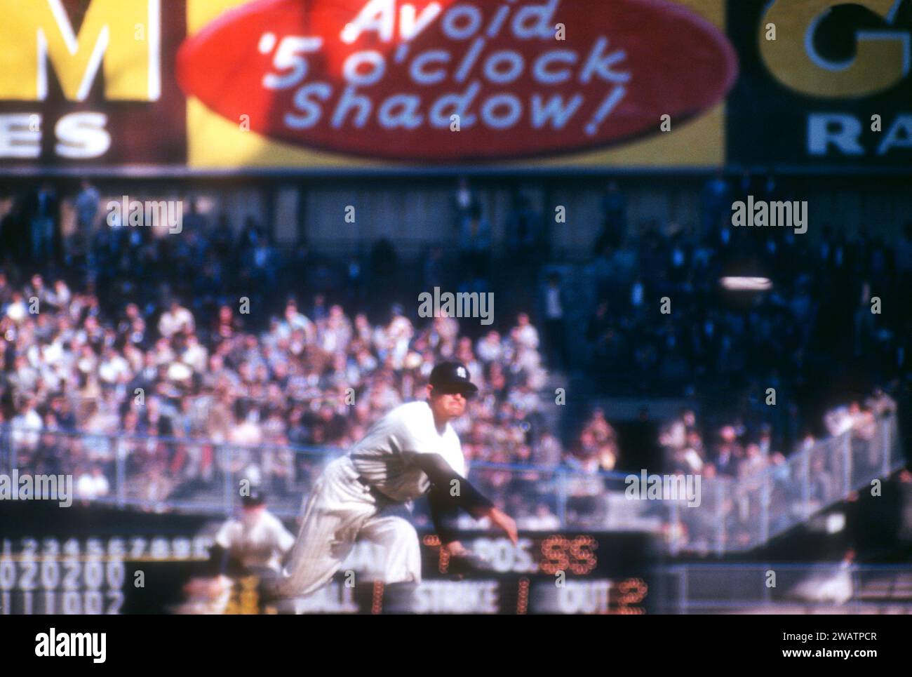 BRONX, NY - APRIL, 1953: Pitcher Allie Reynolds #22 of the New York ...