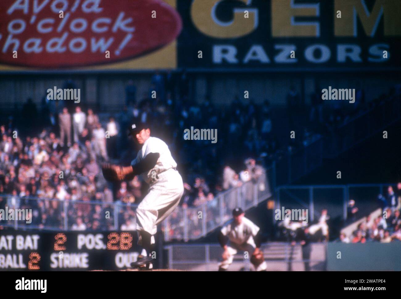 BRONX, NY - APRIL, 1953: Pitcher Allie Reynolds #22 of the New York ...