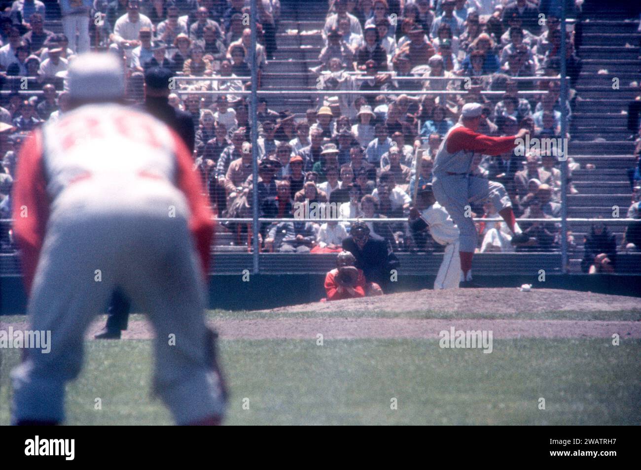 SAN FRANCISCO, CA - MAY 30: Willie Mays #24 of the San Francisco Giants ...