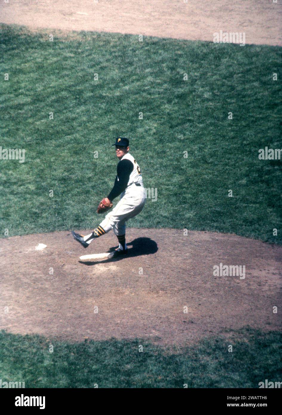 SAN FRANCISCO, CA - MAY 2: Pitcher Roy Face #26 of the Pittsburgh ...