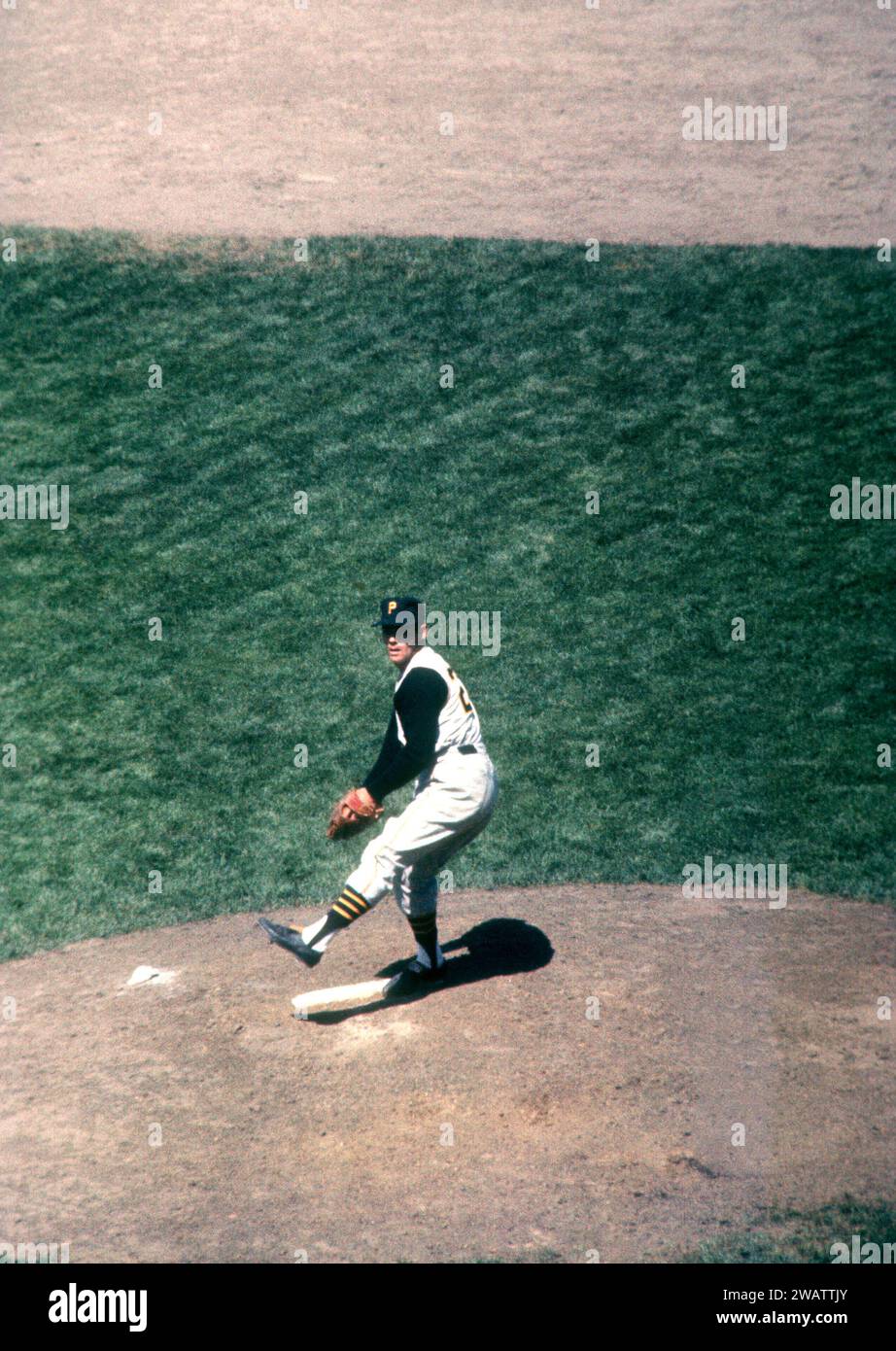 SAN FRANCISCO, CA - MAY 2: Pitcher Roy Face #26 of the Pittsburgh ...