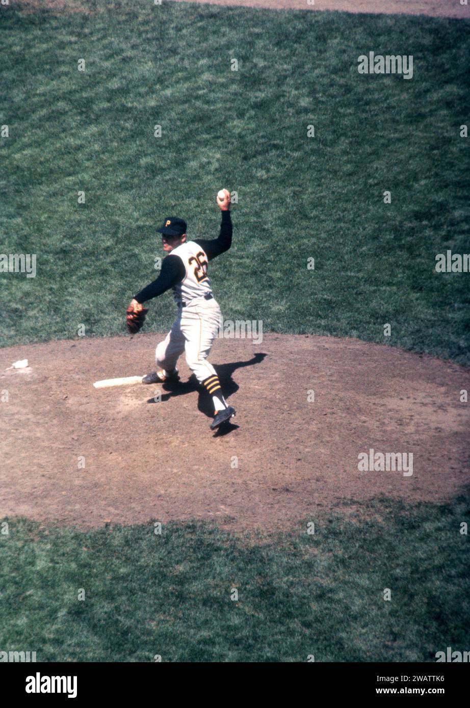 SAN FRANCISCO, CA - MAY 2: Pitcher Roy Face #26 of the Pittsburgh ...