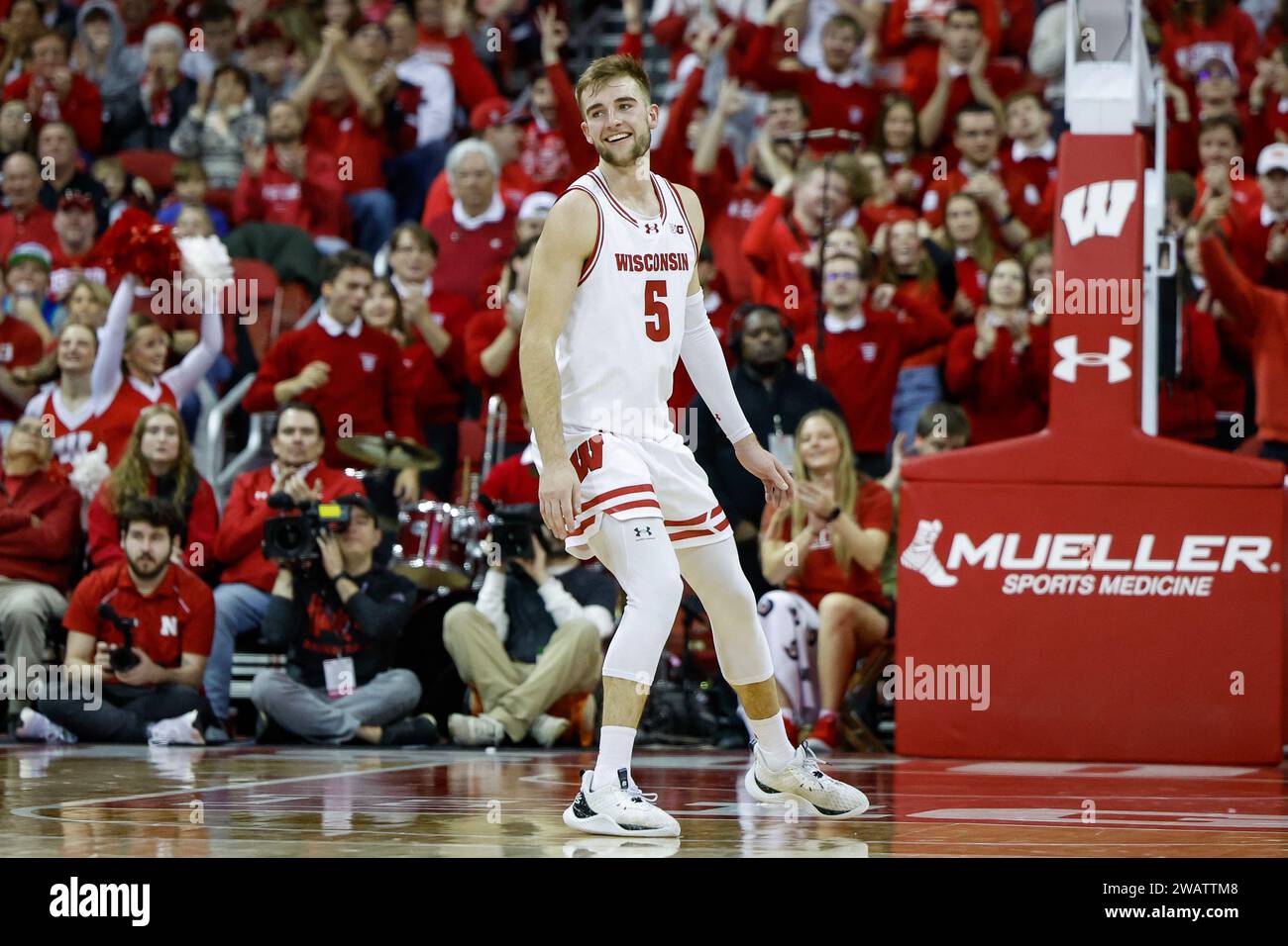 Madison, WI, USA. 6th Jan, 2024. Wisconsin Badgers forward Tyler Wahl ...