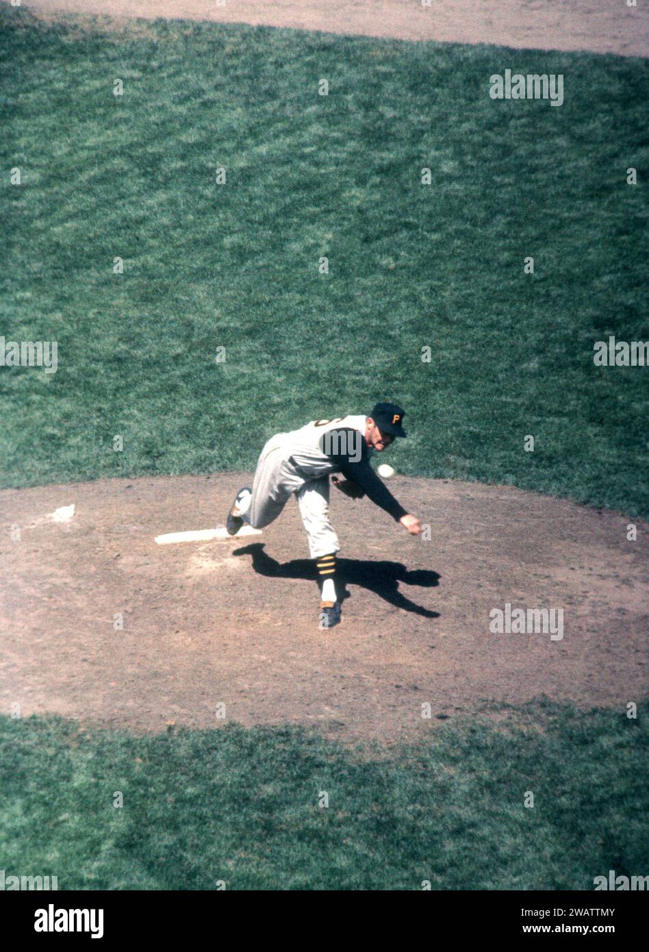 SAN FRANCISCO, CA - MAY 2: Pitcher Roy Face #26 of the Pittsburgh ...