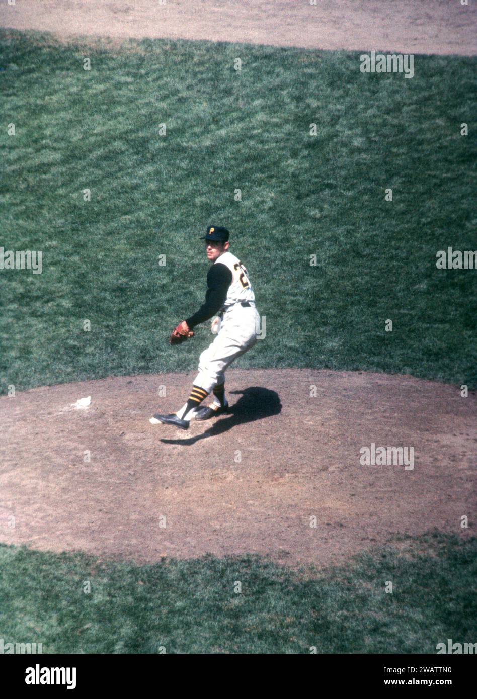 SAN FRANCISCO, CA - MAY 2: Pitcher Roy Face #26 of the Pittsburgh ...