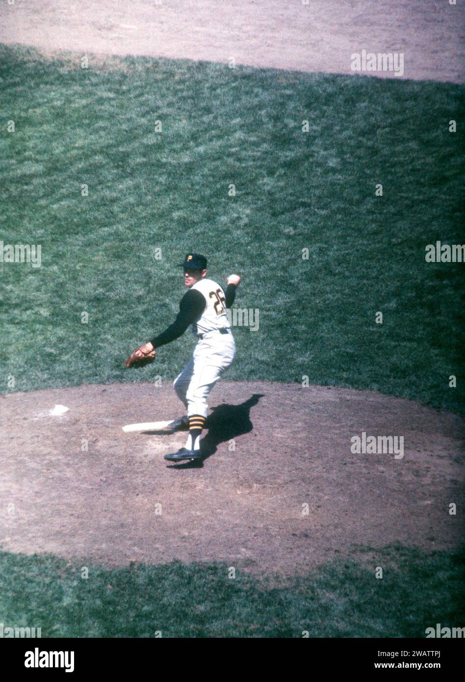 SAN FRANCISCO, CA - MAY 2: Pitcher Roy Face #26 of the Pittsburgh ...