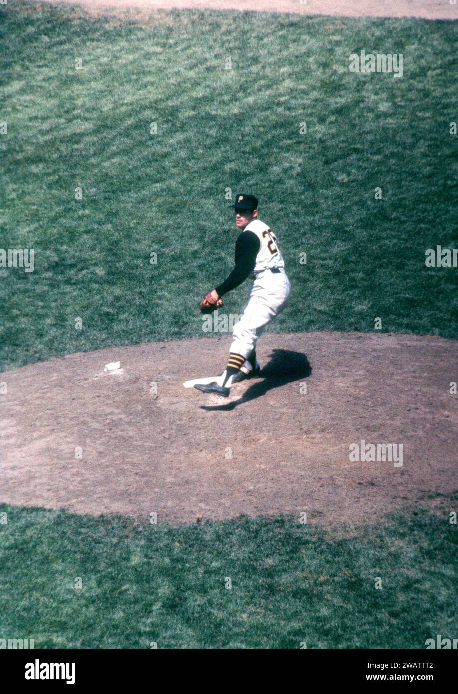 SAN FRANCISCO, CA - MAY 2: Pitcher Roy Face #26 of the Pittsburgh ...
