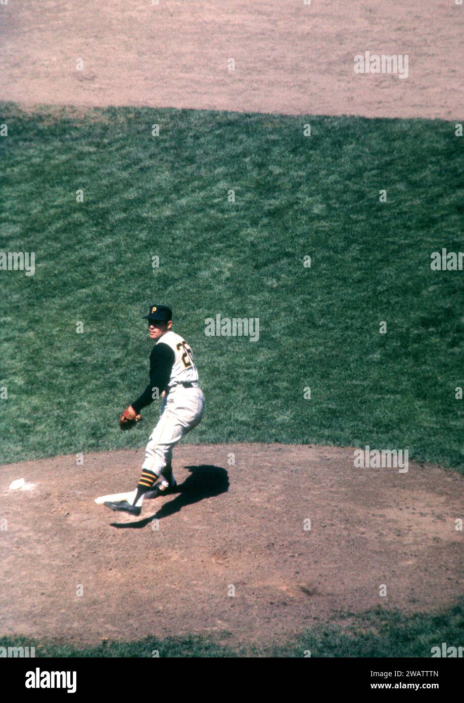 SAN FRANCISCO, CA - MAY 2: Pitcher Roy Face #26 of the Pittsburgh ...