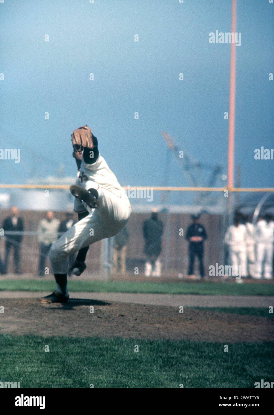 SAN FRANCISCO, CA - MAY 2: Pitcher Juan Marichal #27 of the San ...