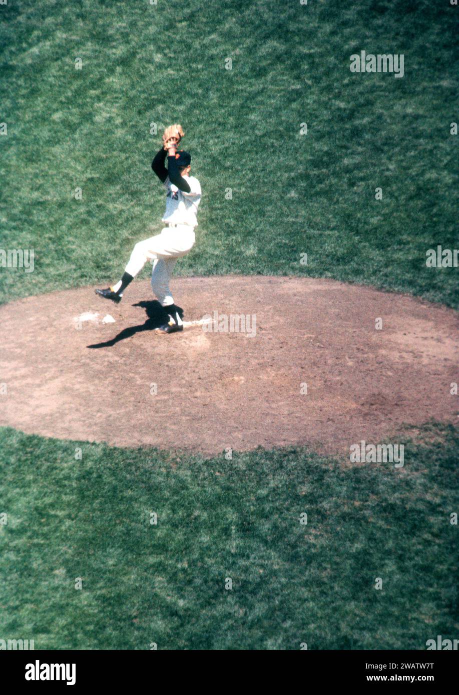 SAN FRANCISCO, CA - MAY 2: Pitcher Juan Marichal #27 of the San ...