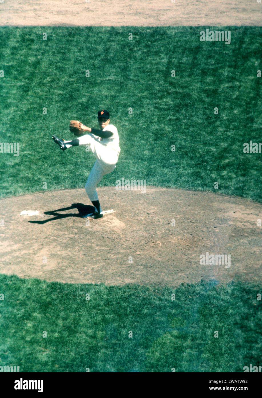 SAN FRANCISCO, CA - MAY 2: Pitcher Juan Marichal #27 of the San ...