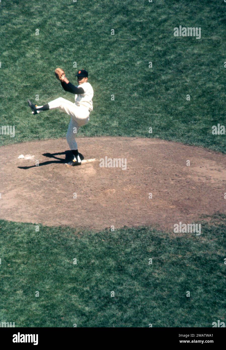 SAN FRANCISCO, CA - MAY 2: Pitcher Juan Marichal #27 of the San ...