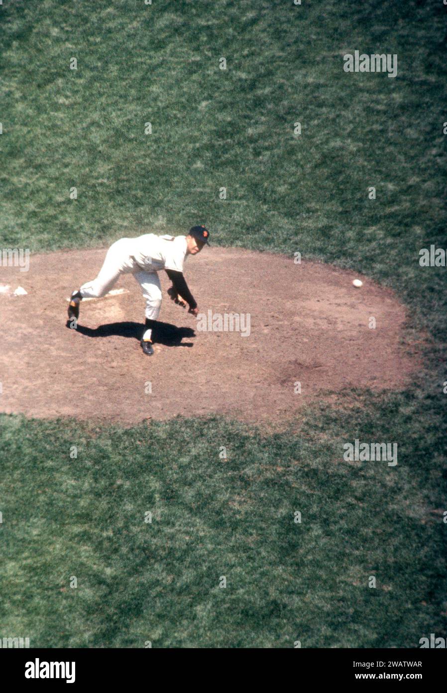 SAN FRANCISCO, CA - MAY 2: Pitcher Juan Marichal #27 of the San ...