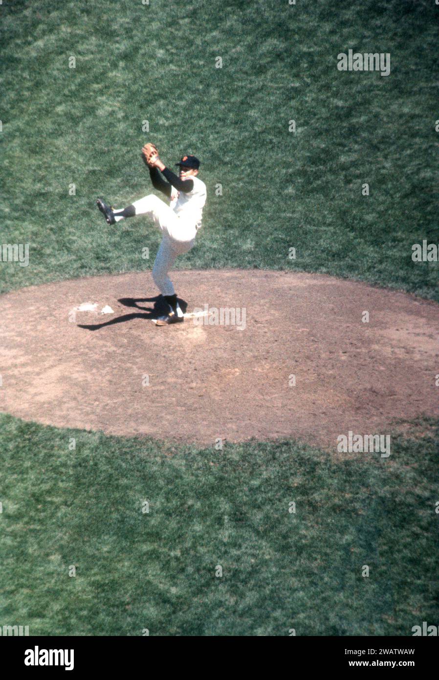 SAN FRANCISCO, CA - MAY 2: Pitcher Juan Marichal #27 of the San ...