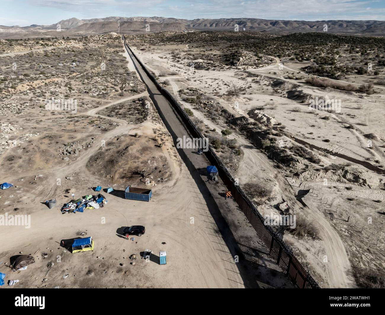 Mexican immigration officials along with the Mexican National Guard ...