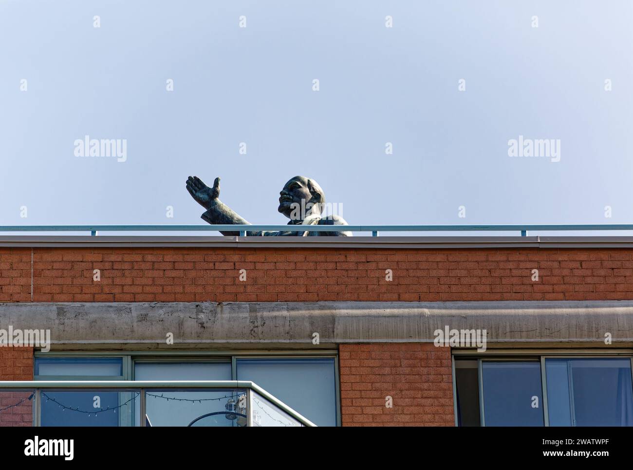 Once-quirky Red Square, with Lenin statue and mis-numbered clock, is ...