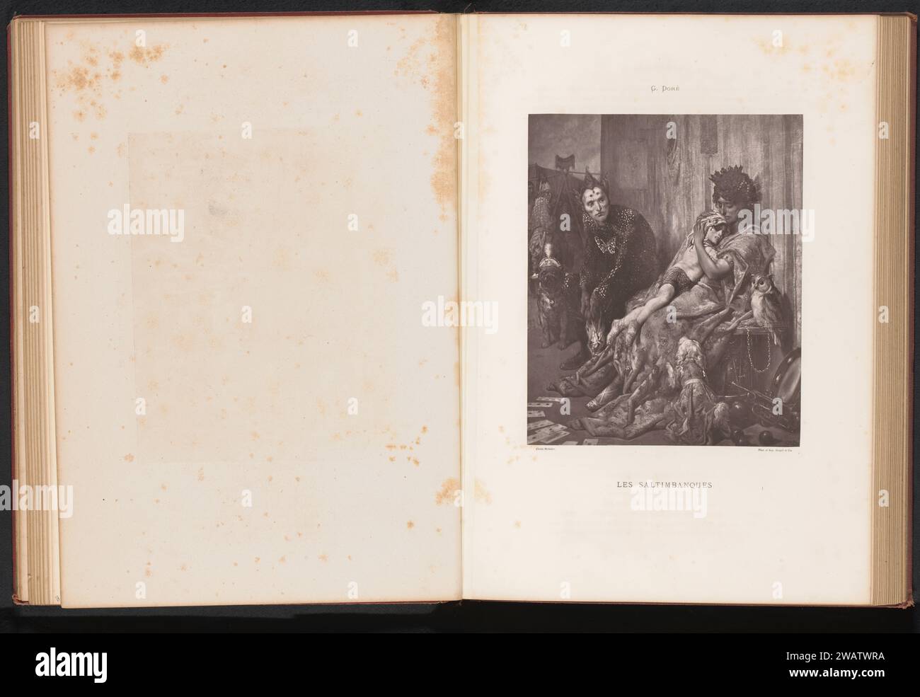 Child acrobats hi-res stock photography and images - Alamy