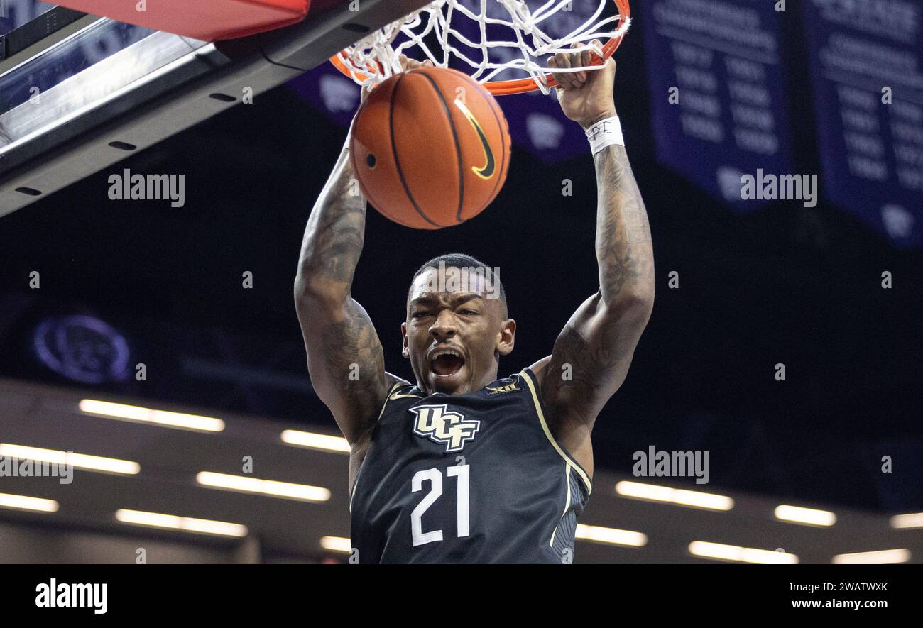 Central Florida's C.J. Walker dunks against Kansas State during the ...