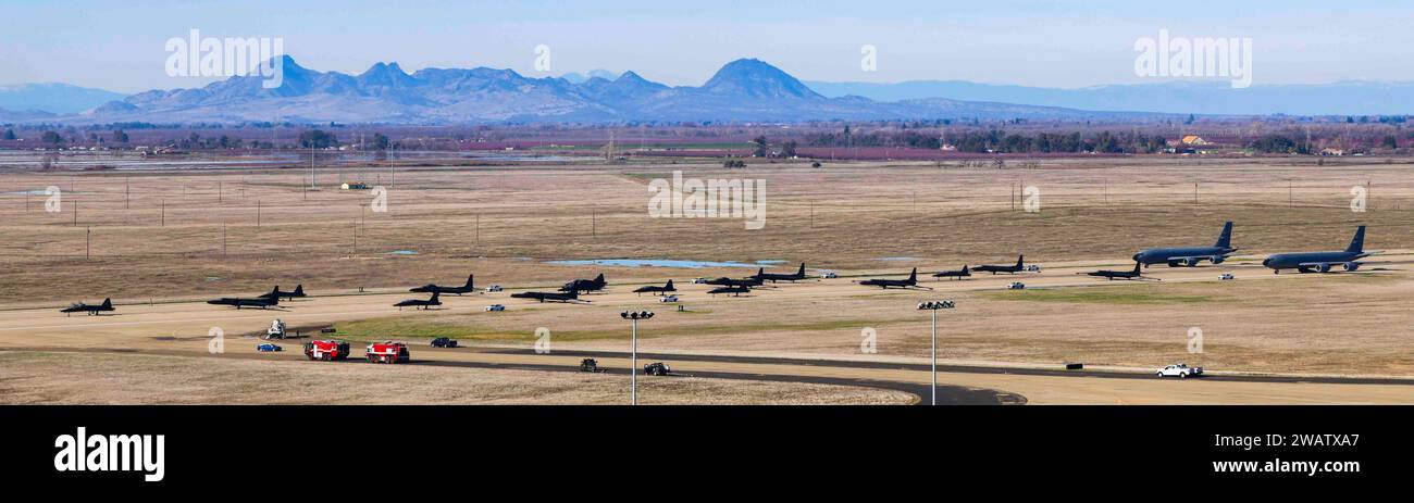 U.S. Air Force U-2 Dragon Lady’s and chase cars from the 99th ...