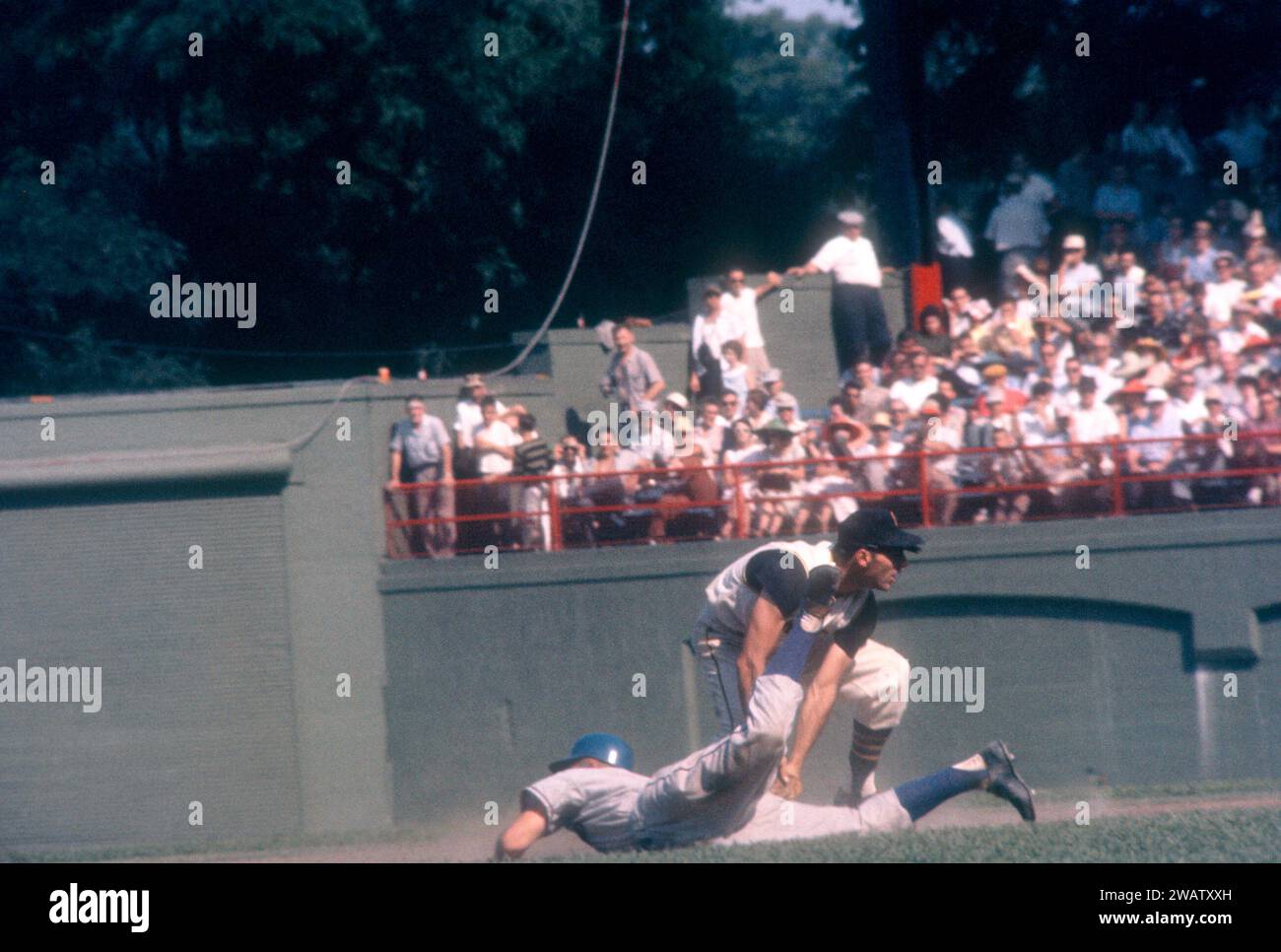 PITTSBURGH, PA - JUNE 26: Dick Groat #24 of the Pittsburgh Pirates ...