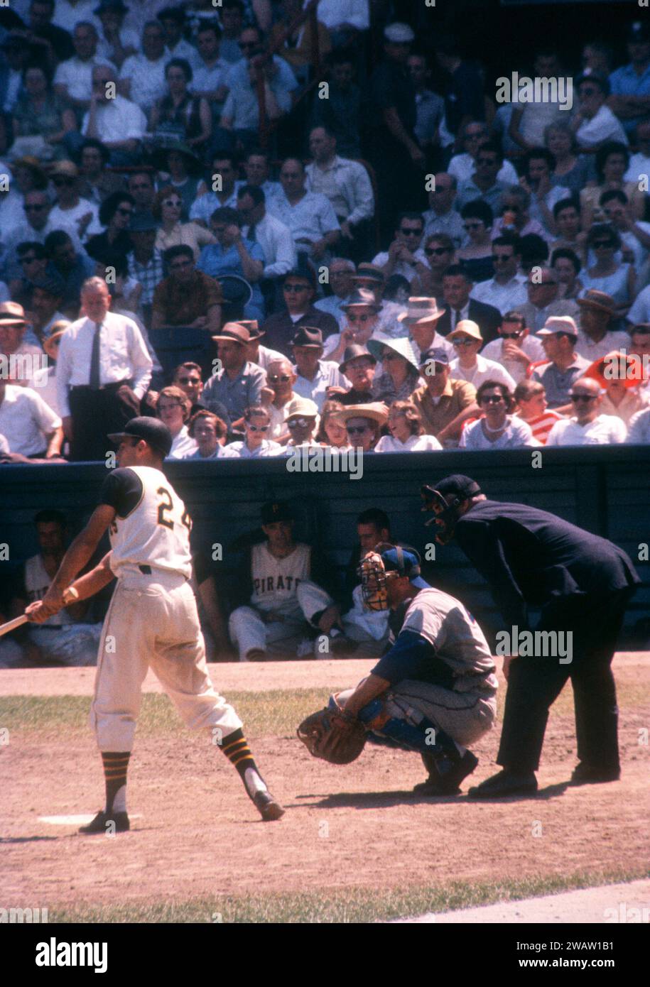 PITTSBURGH, PA - JUNE 26: Dick Groat #24 of the Pittsburgh Pirates bats ...
