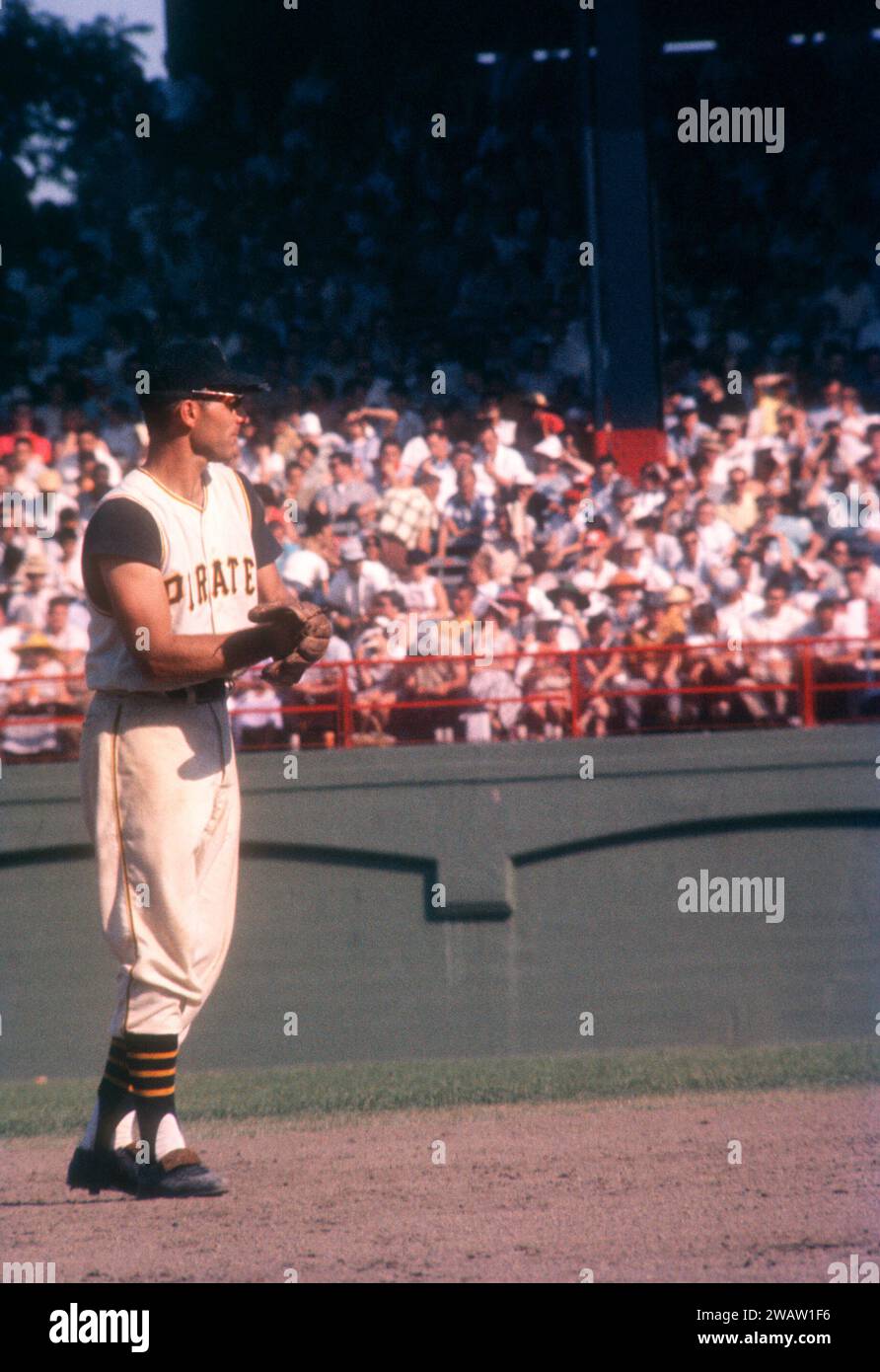 PITTSBURGH, PA - JUNE 26: Shortstop Dick Groat #24 of the Pittsburgh ...
