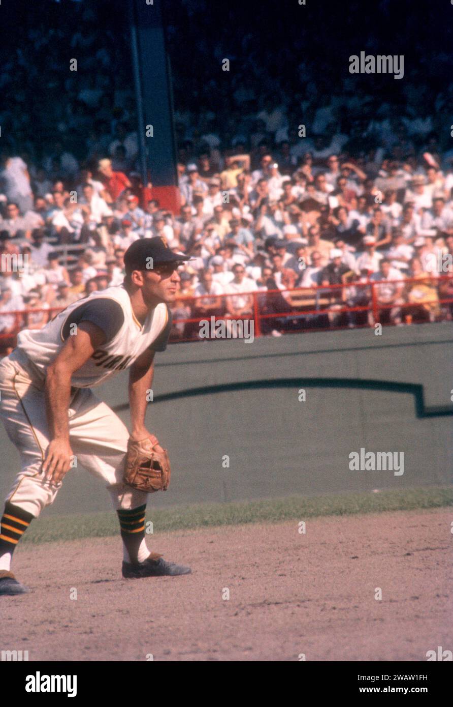 PITTSBURGH, PA - JUNE 26: Shortstop Dick Groat #24 of the Pittsburgh ...