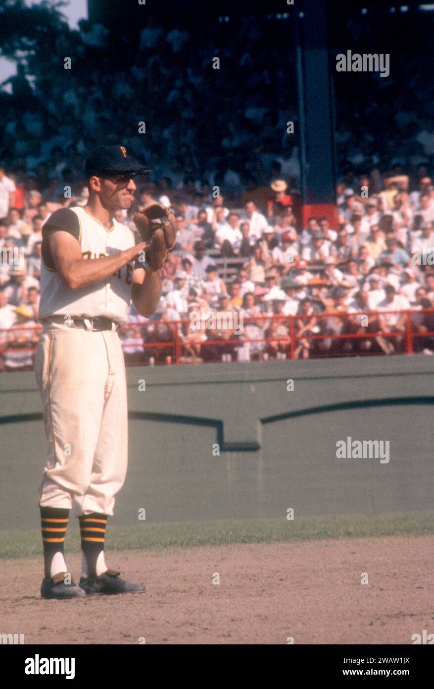 PITTSBURGH, PA - JUNE 26: Shortstop Dick Groat #24 of the Pittsburgh ...