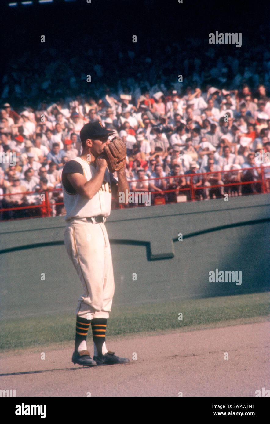 PITTSBURGH, PA - JUNE 26: Shortstop Dick Groat #24 of the Pittsburgh ...