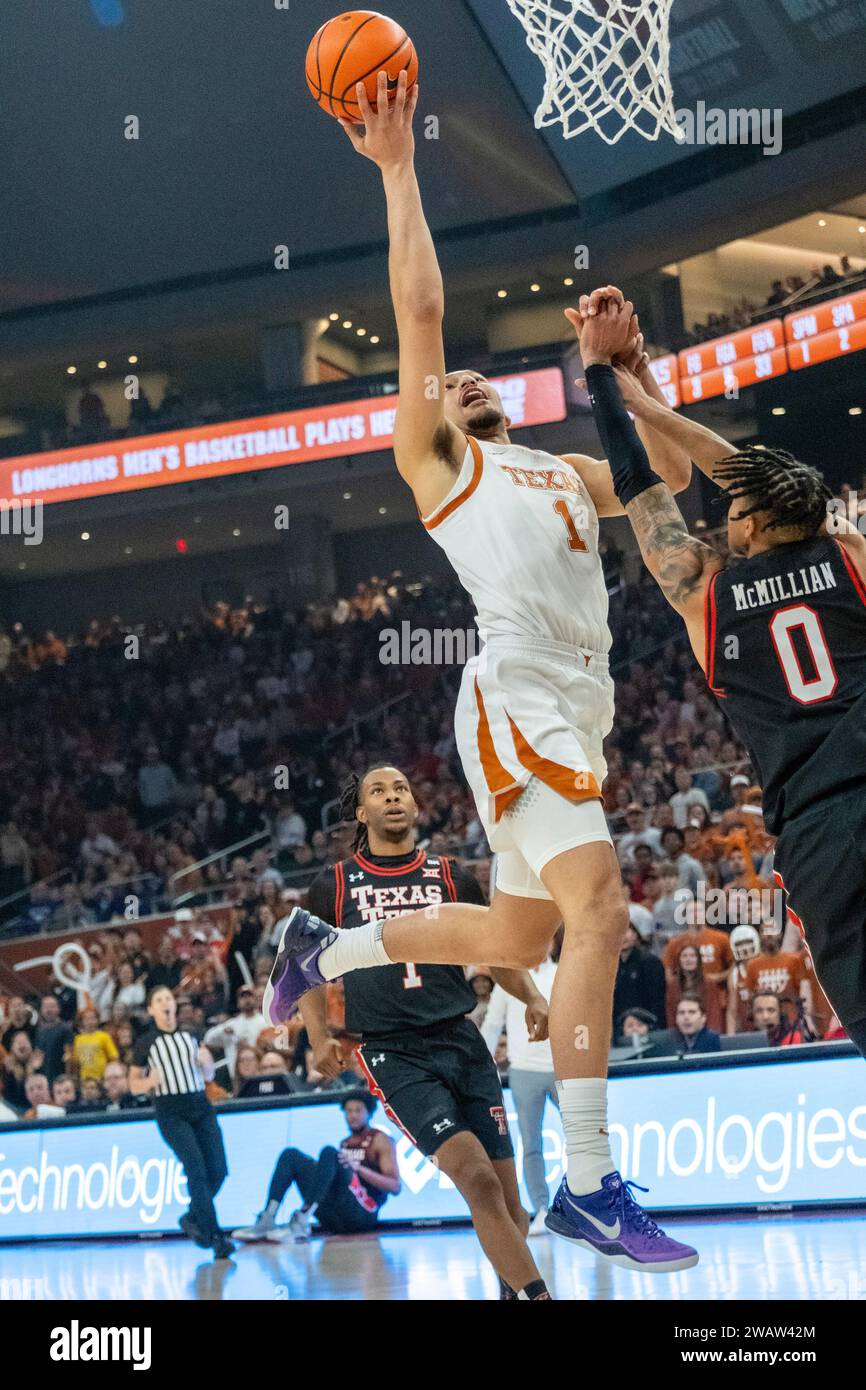 Texas, USA. 6th Jan, 2024. Dylan Disu #1 of the Texas Longhorns in ...