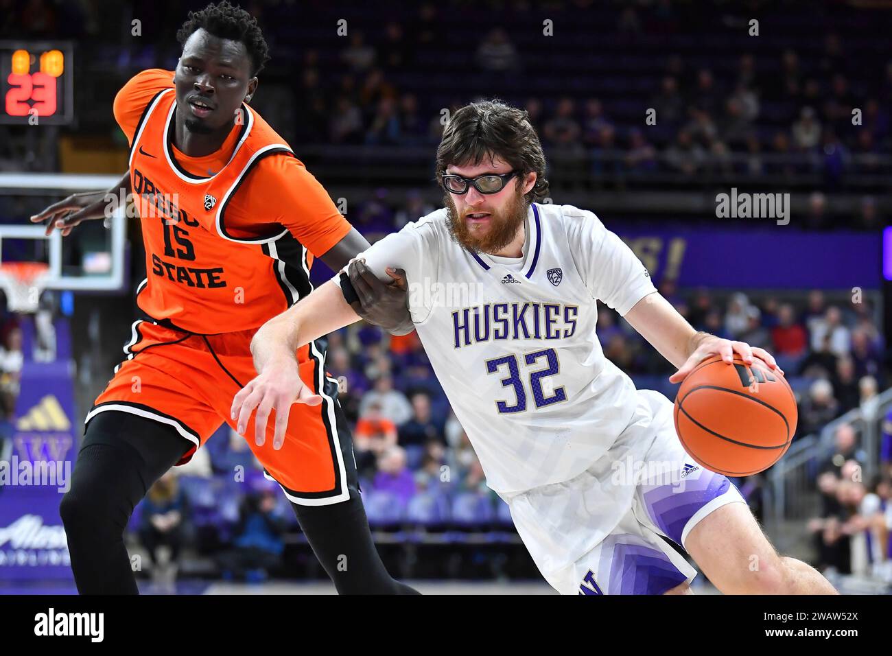 January 06, 2024: Washington Huskies forward Wilhelm Breidenbach (32 ...