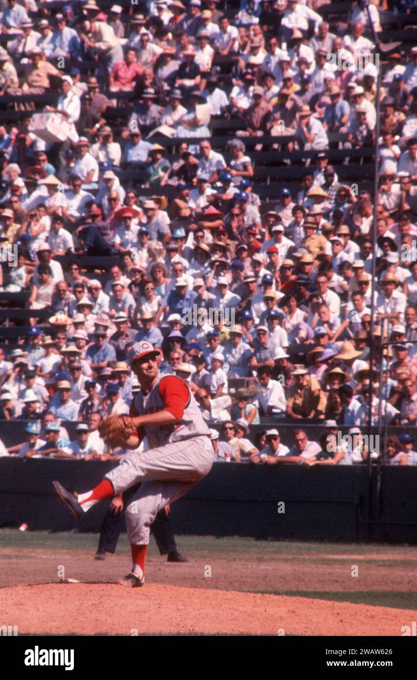 LOS ANGELES, CA - JULY 9: Pitcher Joey Jay #30 of the Cincinnati Reds ...
