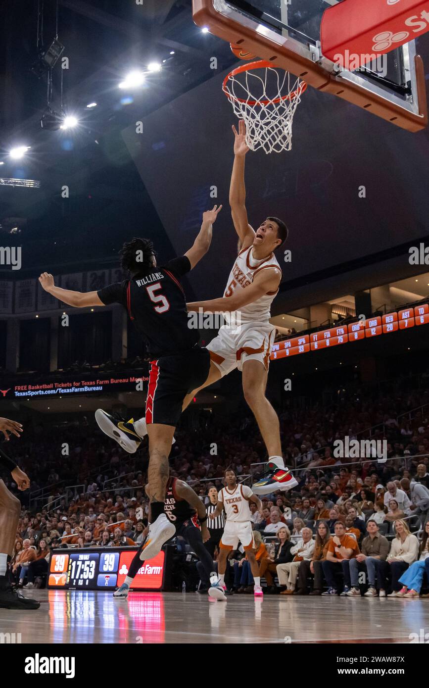AUSTIN, TX - JANUARY 06: Texas Longhorns forward Kadin Shedrick (5 ...