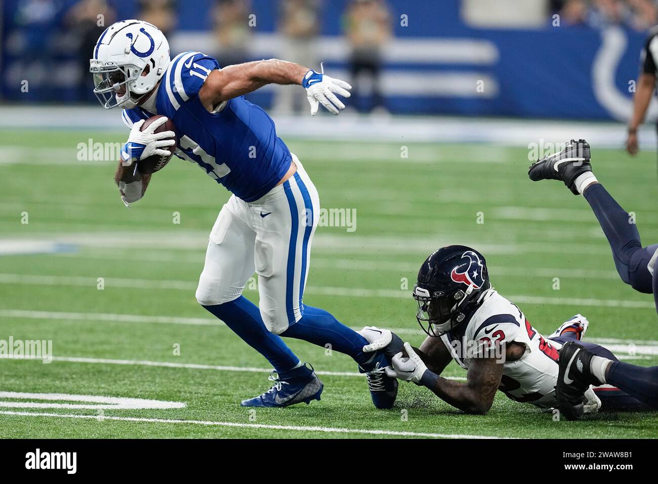 Indianapolis Colts wide receiver Michael Pittman Jr. (11) runs past ...