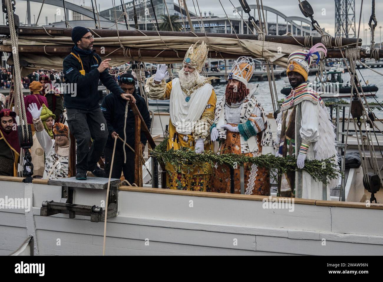 Barcelona, Spain. 05th Jan, 2024. The Three Wise Men salutes at the ...