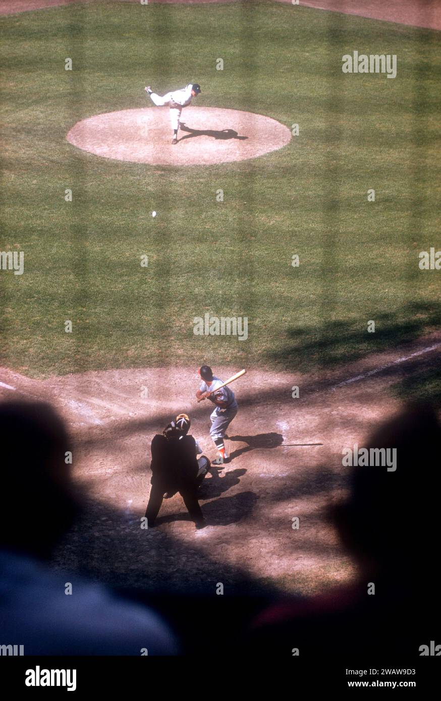 DETROIT, MI - JUNE 27: Pitcher Paul Foytack #21 of the Detroit Tigers ...