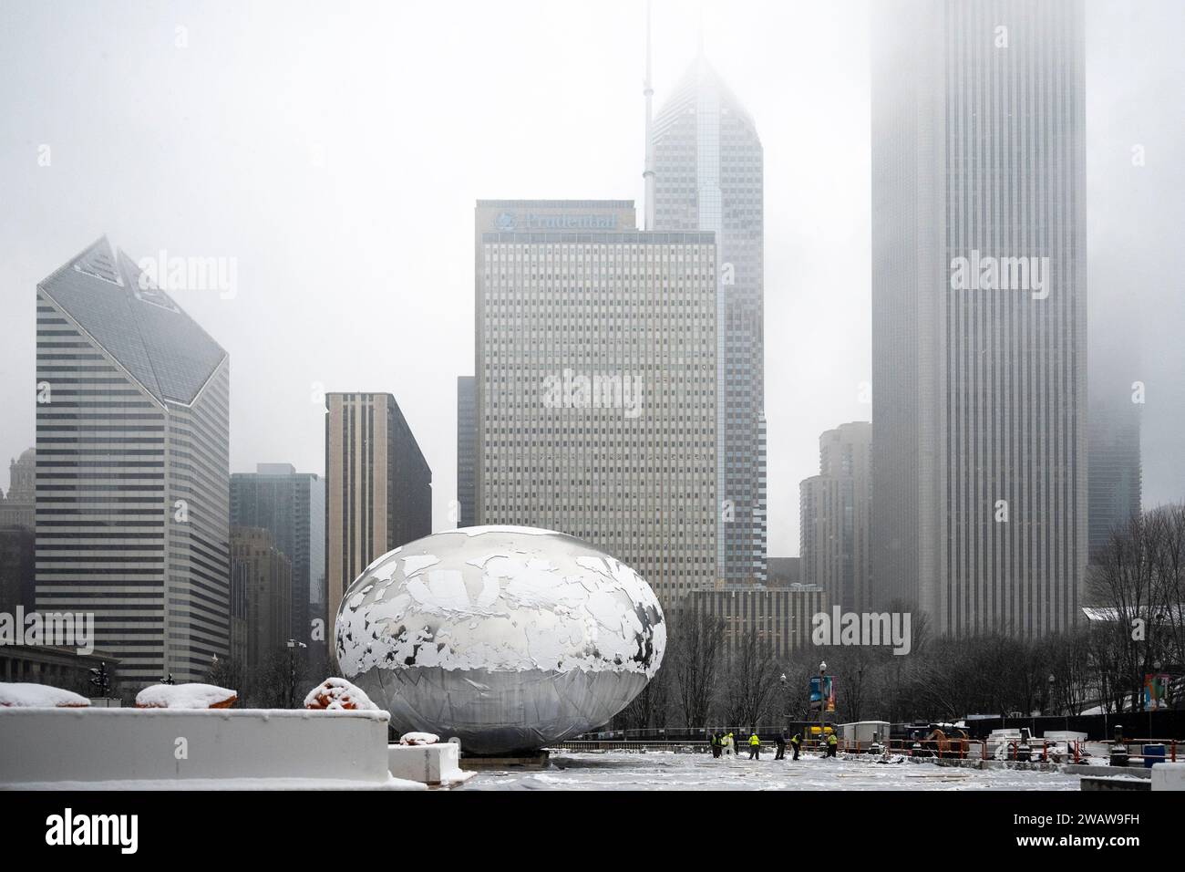 Chicago, USA. 6 January 2024. Chicago weather : Cloud Gate, in ...