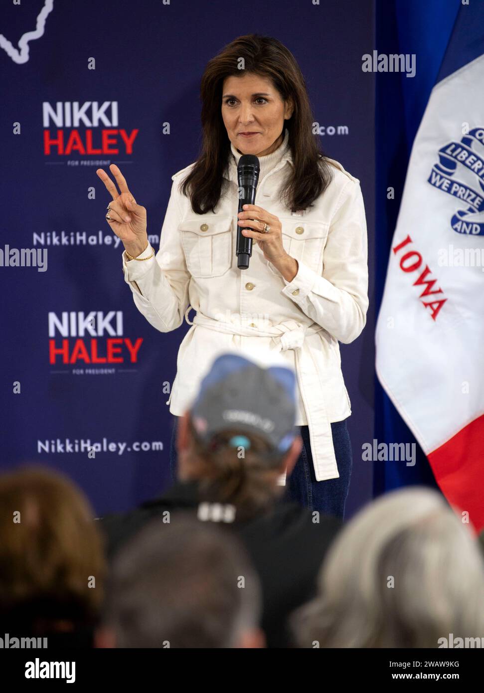 Nikki haley sign hi-res stock photography and images - Alamy