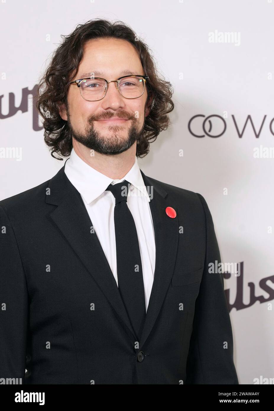 Joseph Gordon-Levitt arrives at the Art of Elysium Heaven Gala on ...
