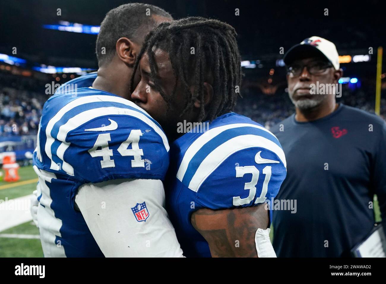 Indianapolis Colts linebacker Zaire Franklin (44) hugs running back Tyler Goodson (31) after a ...