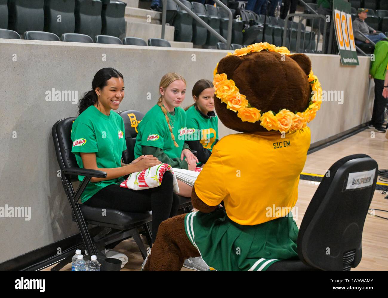 Waco, Texas, USA. 6th Jan, 2024. Baylor Lady Bears mascot talks with ...