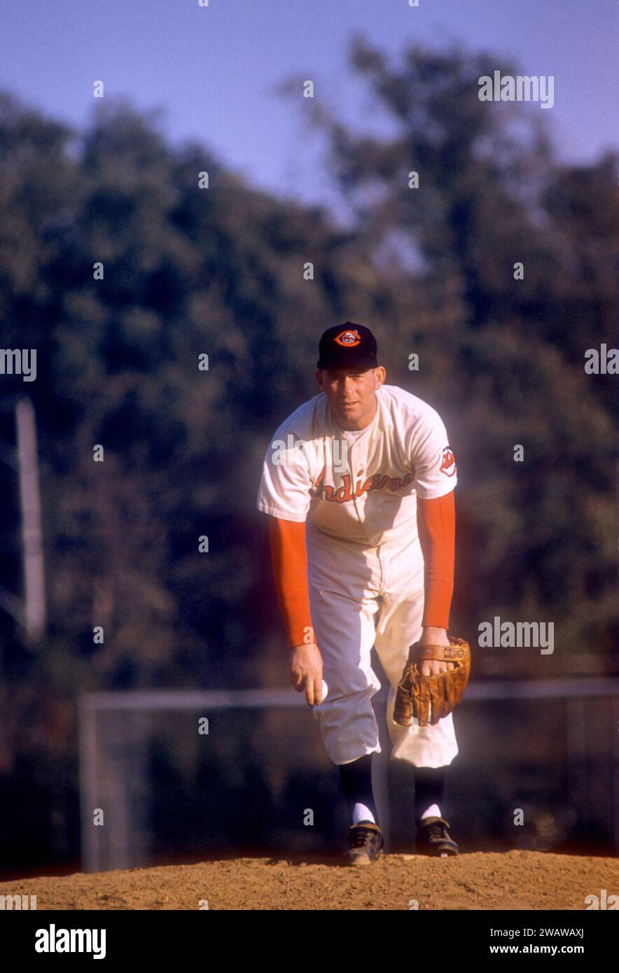 TUCSON, AZ - MARCH, 1957: Pitcher Bob Lemon #21 of the Cleveland ...